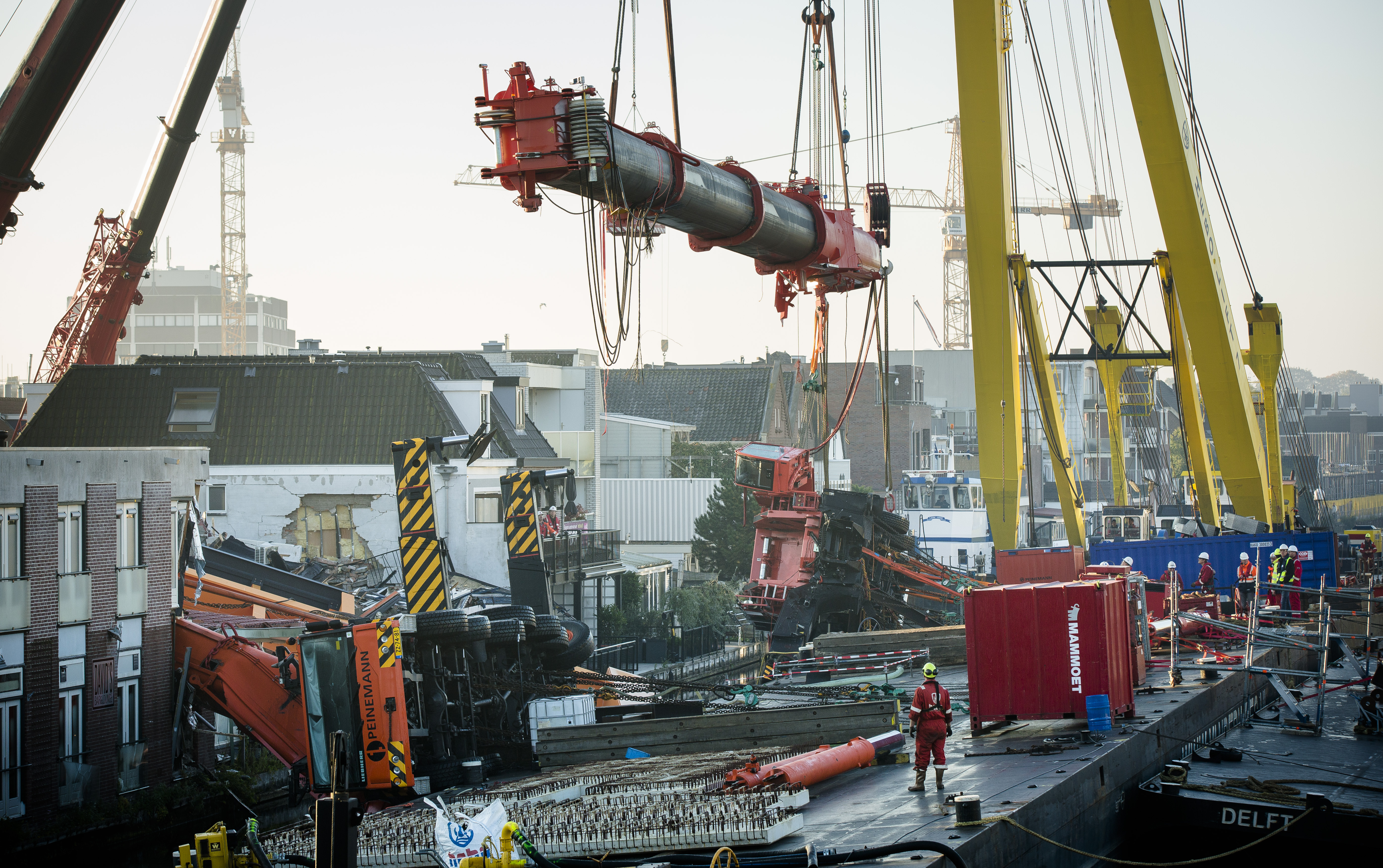 700 ton aan kraanonderdelen weggetakeld