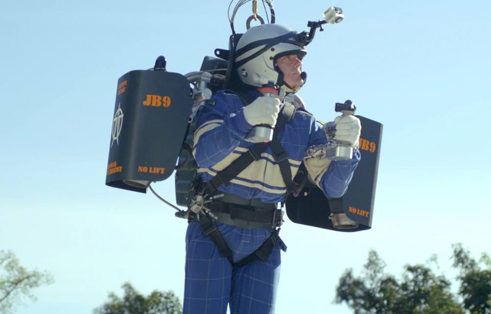 Met de Jetpack JB-9 kan je straks vliegend naar je werk | RTL Nieuws | RTL.nl