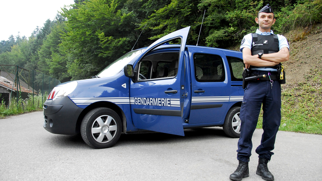 Bejaarde door het lint na ruzie met ex, schiet agent dood