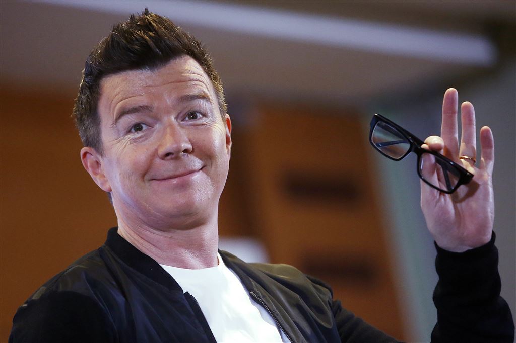 Rick Astley snapt niets van rickrolling