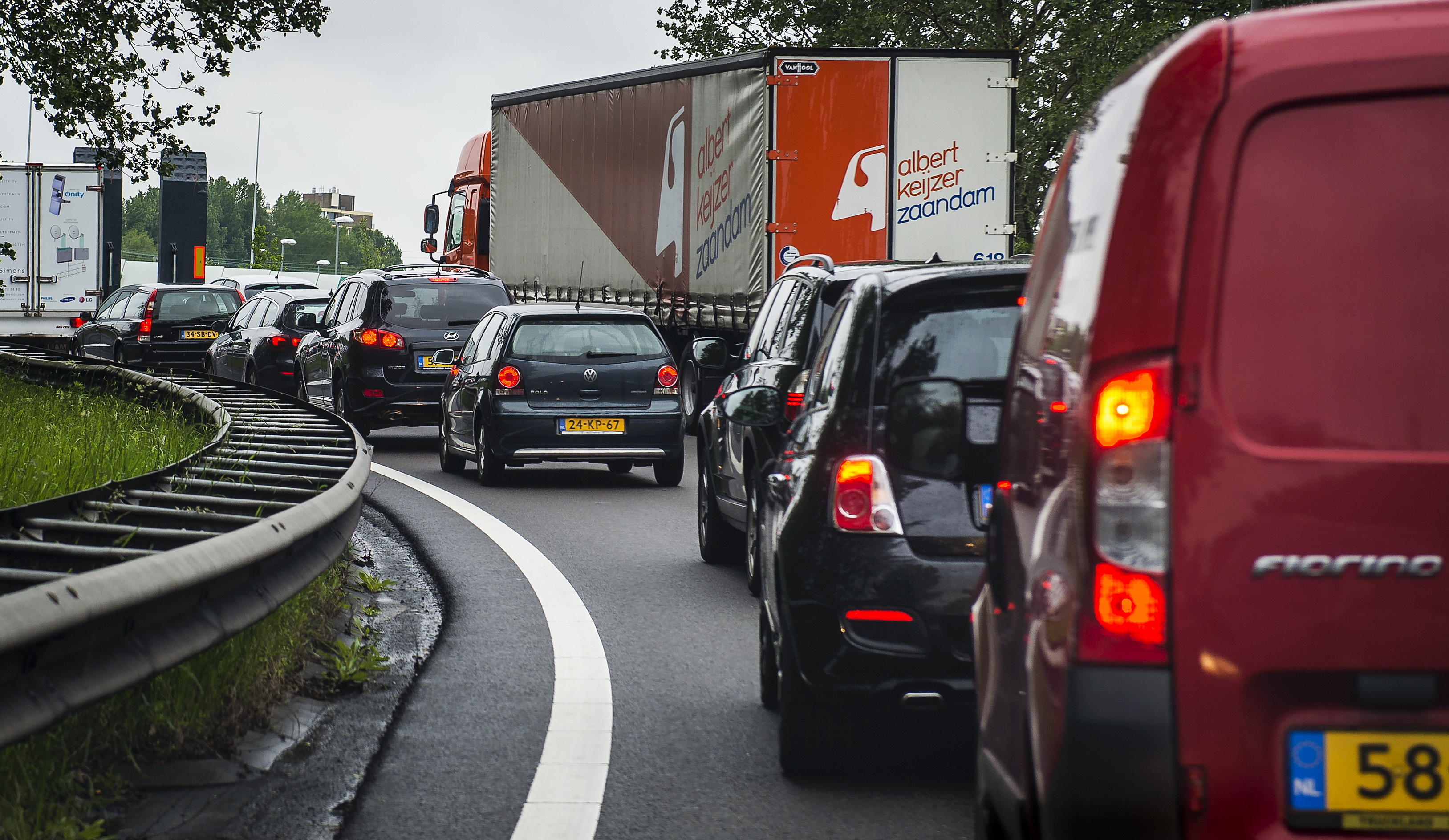 Verkeer uit Flevoland muurvast na ongeluk A6