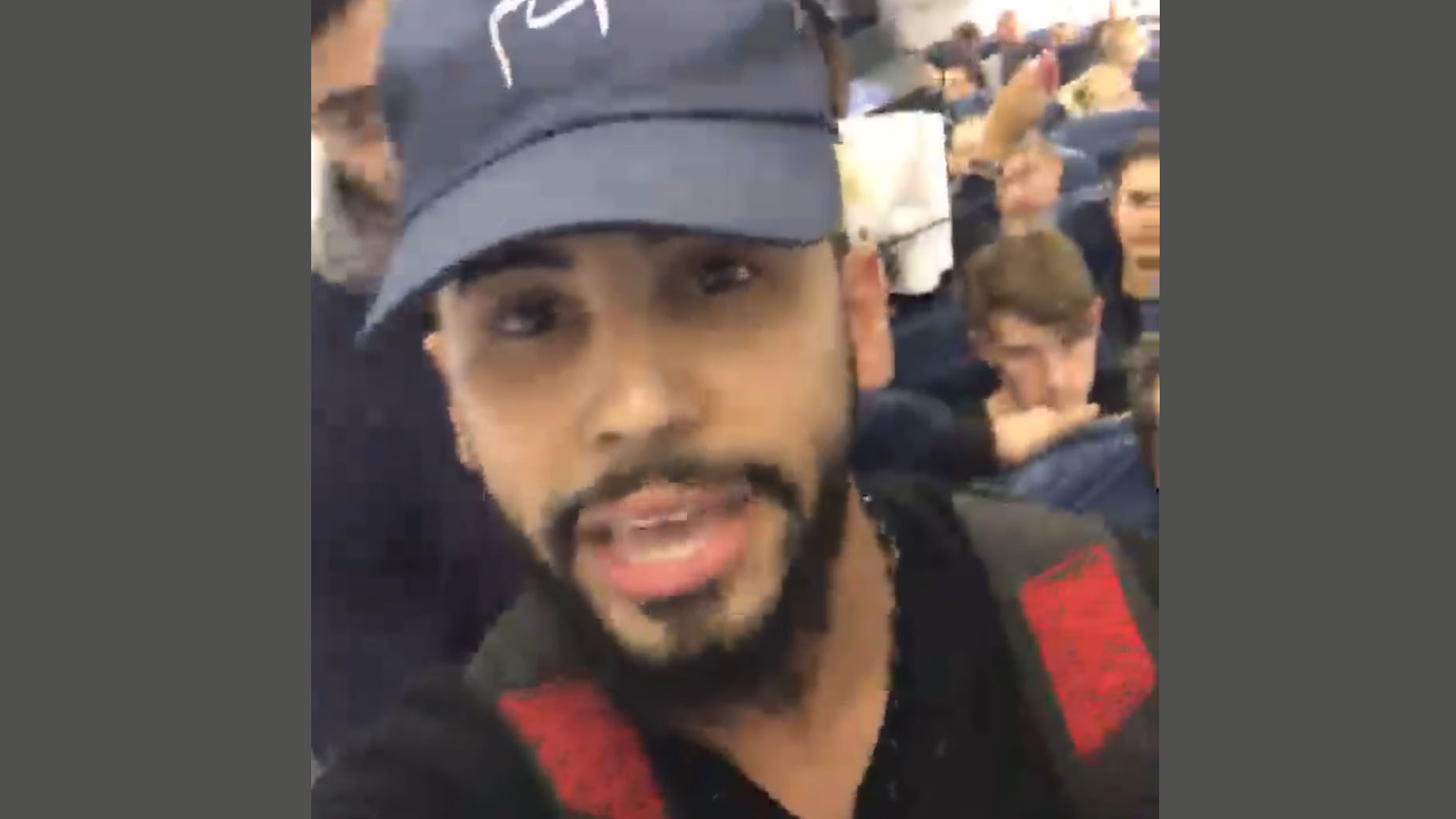 Delta onderzoekt uit vliegtuig zetten vlogger Adam Saleh