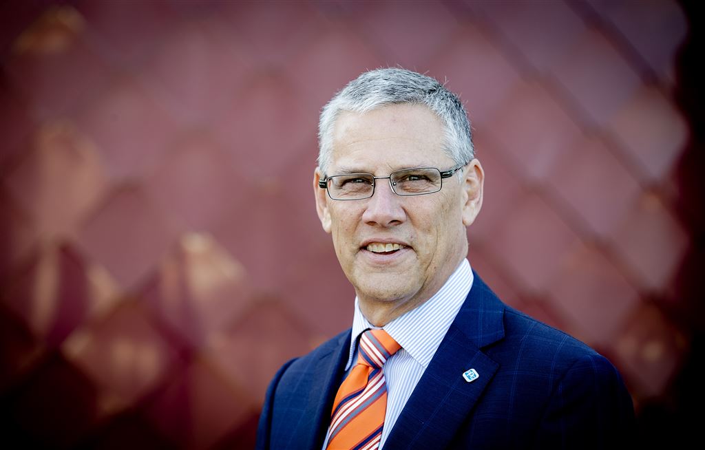 PPG-topman Michael McGarry; Akzo-jager met Europa-ervaring