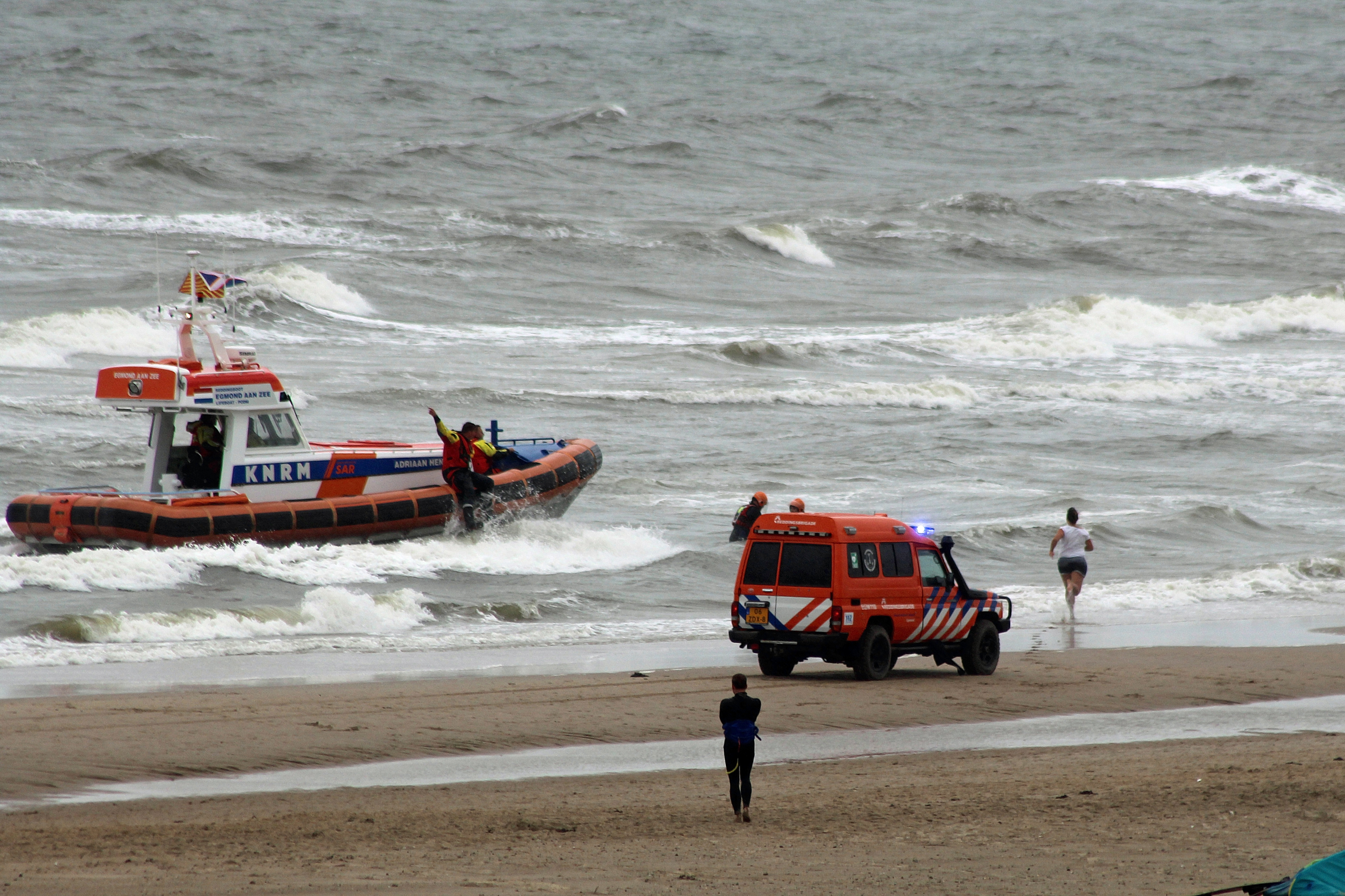 Ron is strandwacht: 'Twee verdrinkingen in een week, da's heftig'
