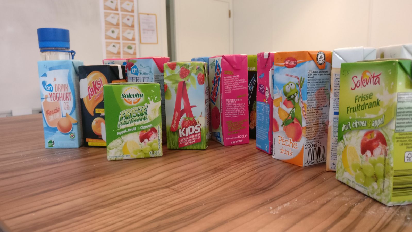 Stop met zoete kinderdrankjes: 'Water en thee nieuwe standaard'