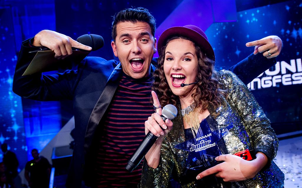 Zangeres Shalisa tekent bij Hollywood Records