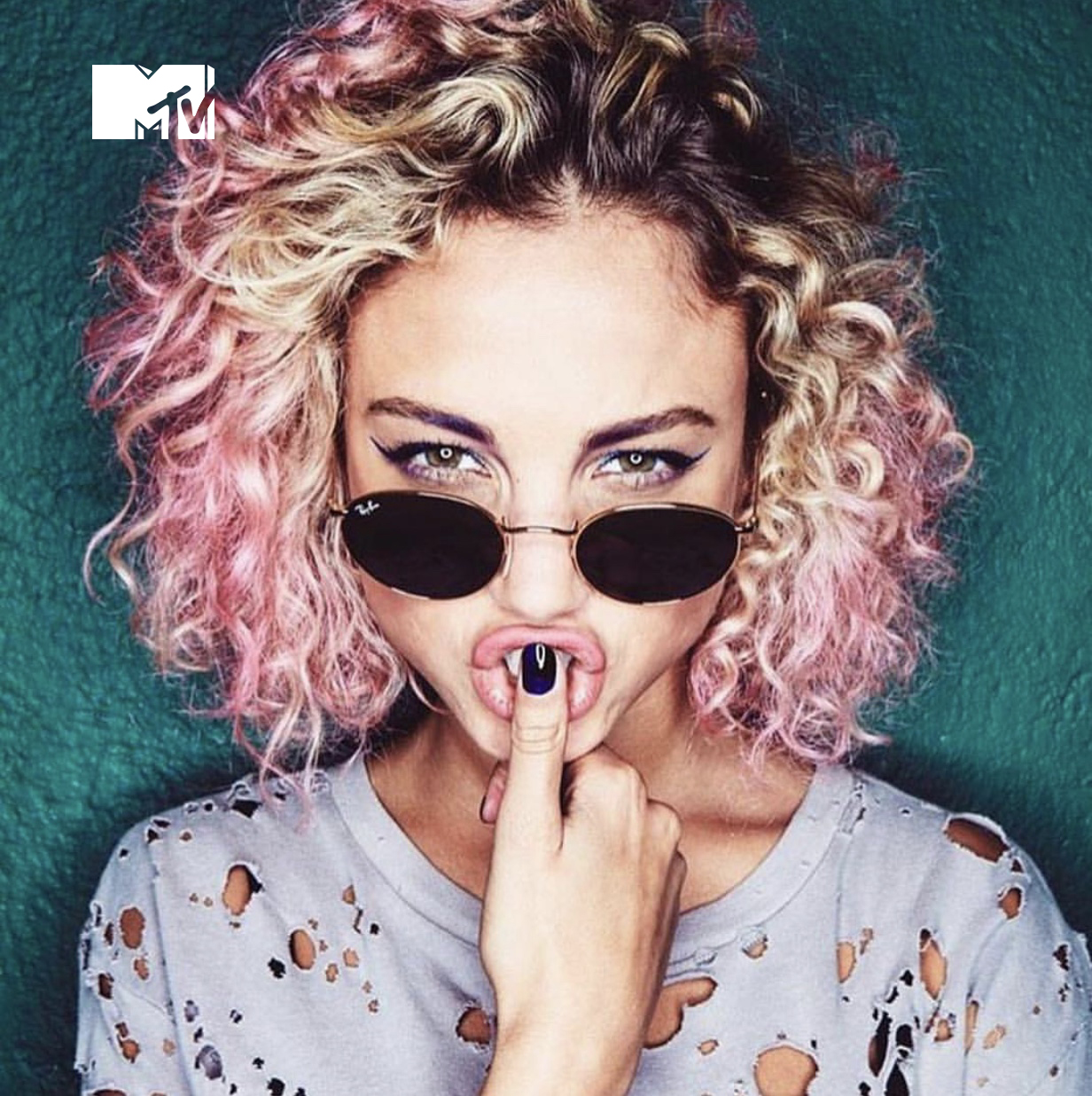 Model Rose Bertram gaat nu ook presenteren