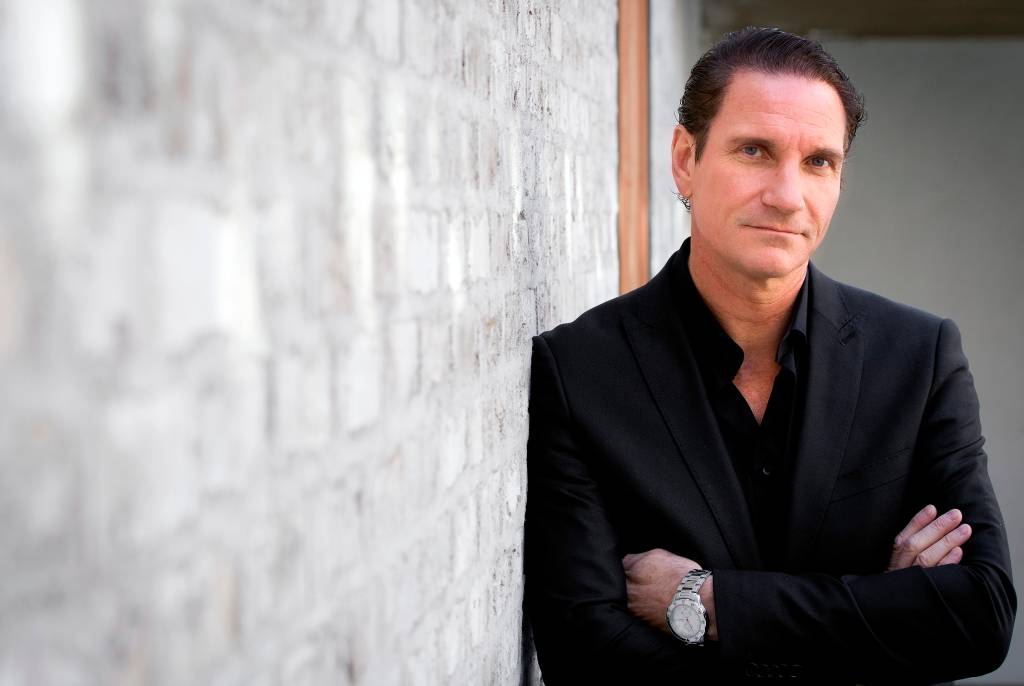 Ook Peter Blok en Hajo Bruins in AYNIL-film | RTL Boulevard | RTL.nl