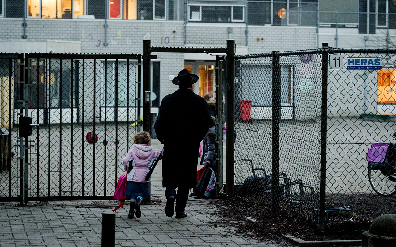 Vijf jaar cel geëist in zedenzaak joodse Cheider-school Amsterdam