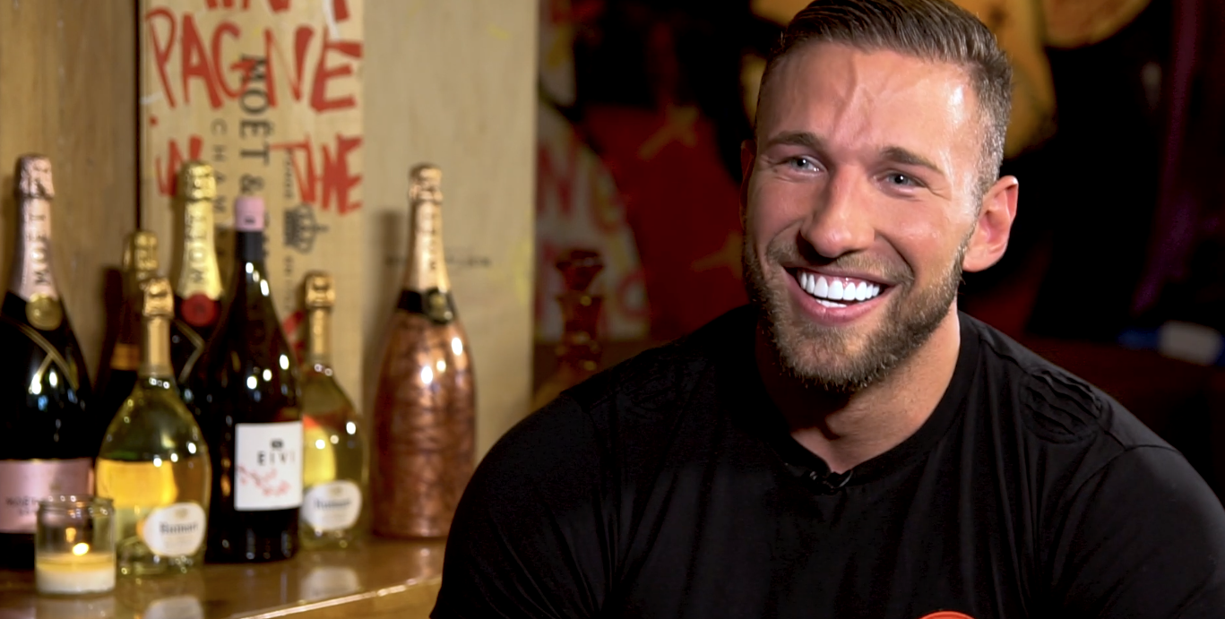 Het ware verhaal achter de witte tanden van Alex Maas