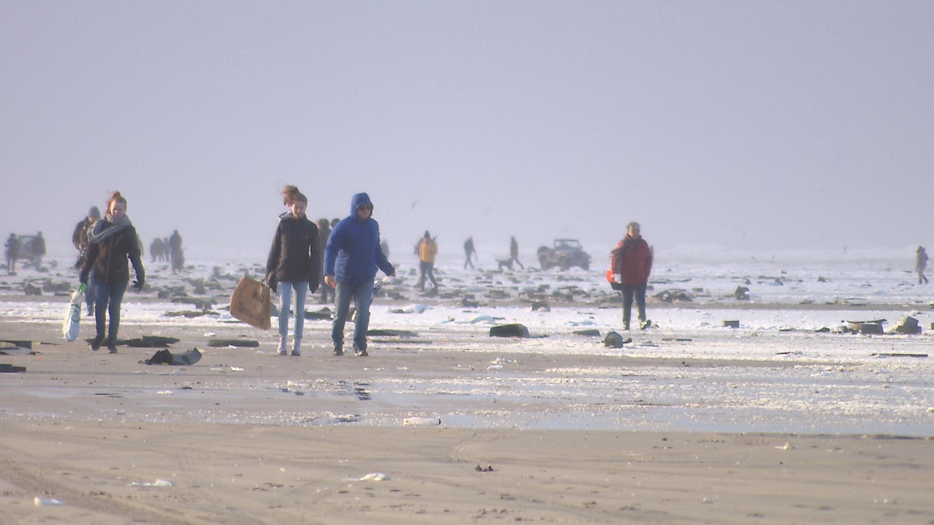 Schip raakt bij Waddeneilanden opnieuw containers kwijt