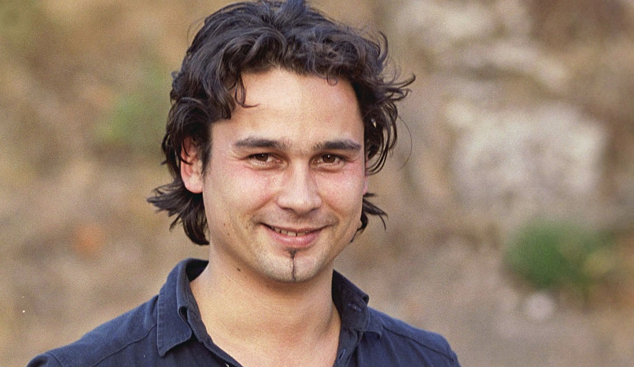 Is dit de grootste fan? 'Ik kijk de uitzending van Wie is de Mol soms ...