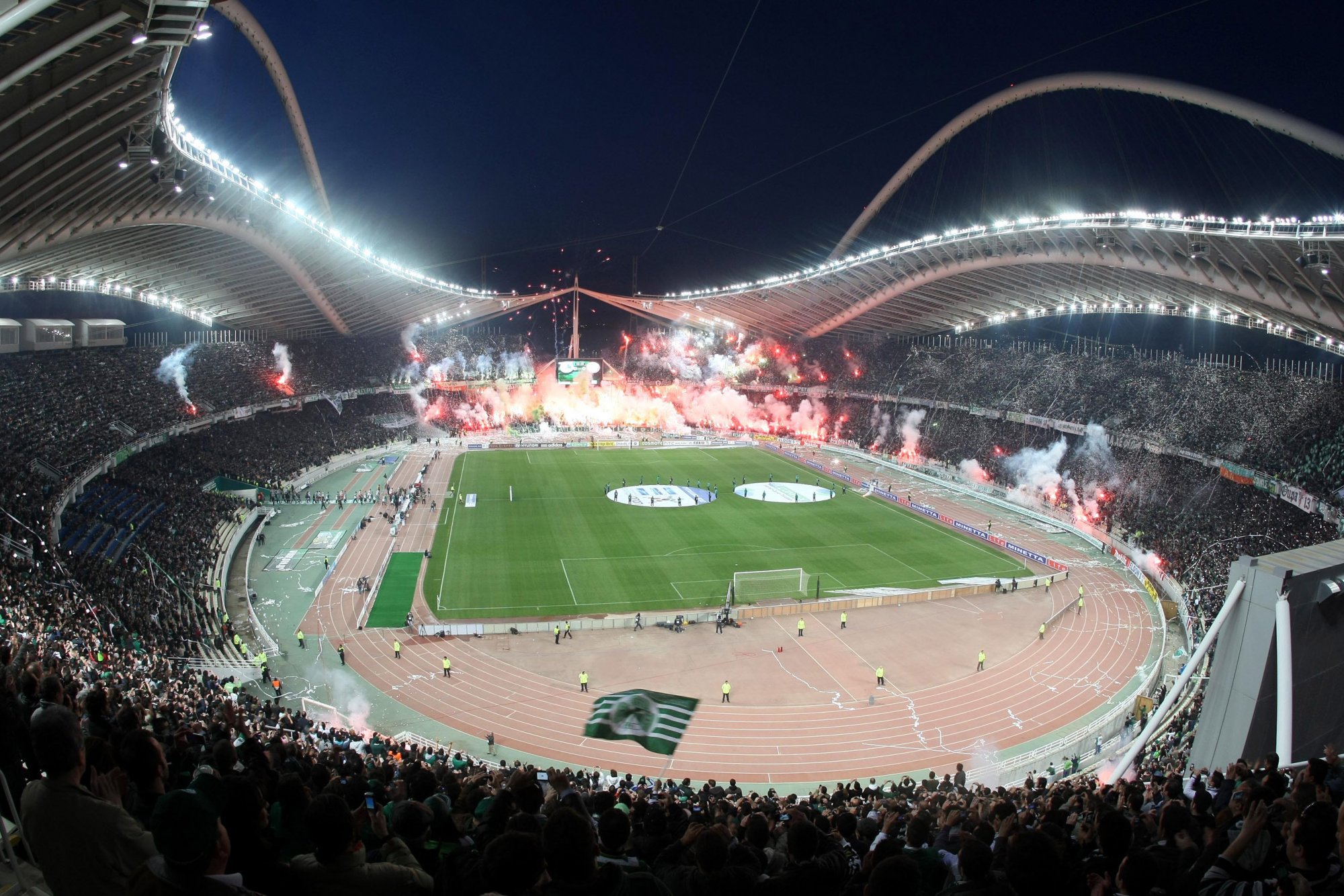 Schandalig: Panathinaikos-fan neergestoken door Olympiakos-hooligans