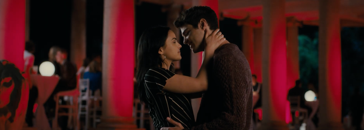 De romantische trailer van The Perfect Date is hier
