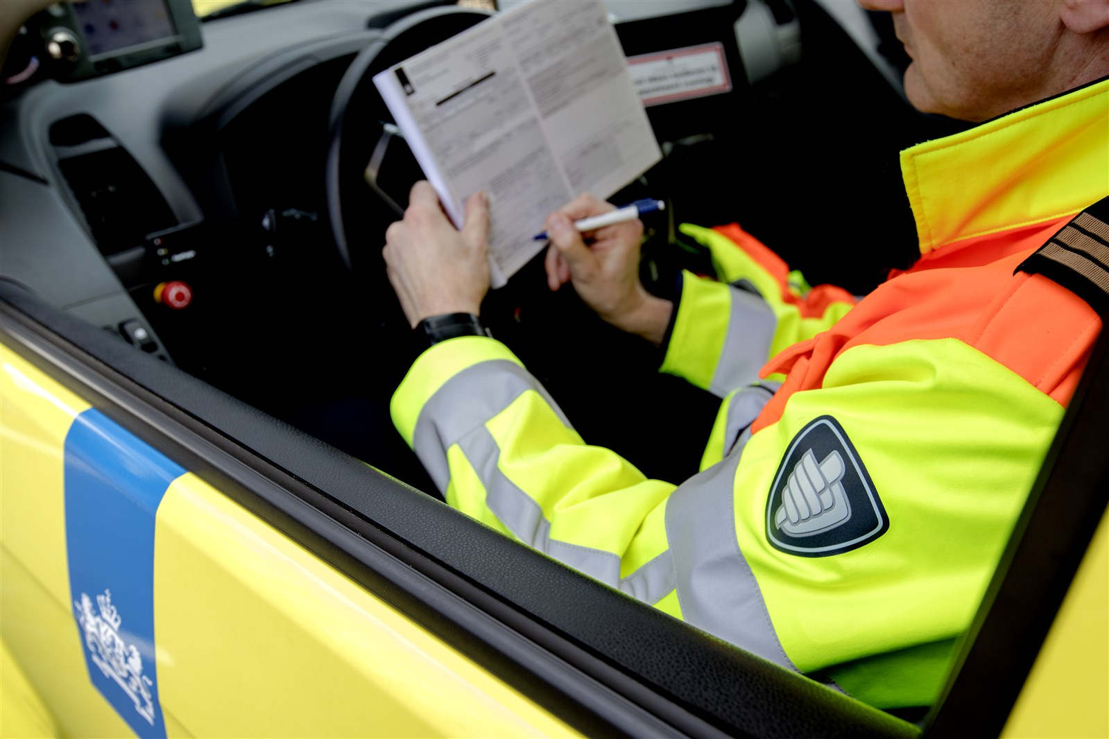 Weginspecteur mag straks ook rijden op vluchtstrook beboeten