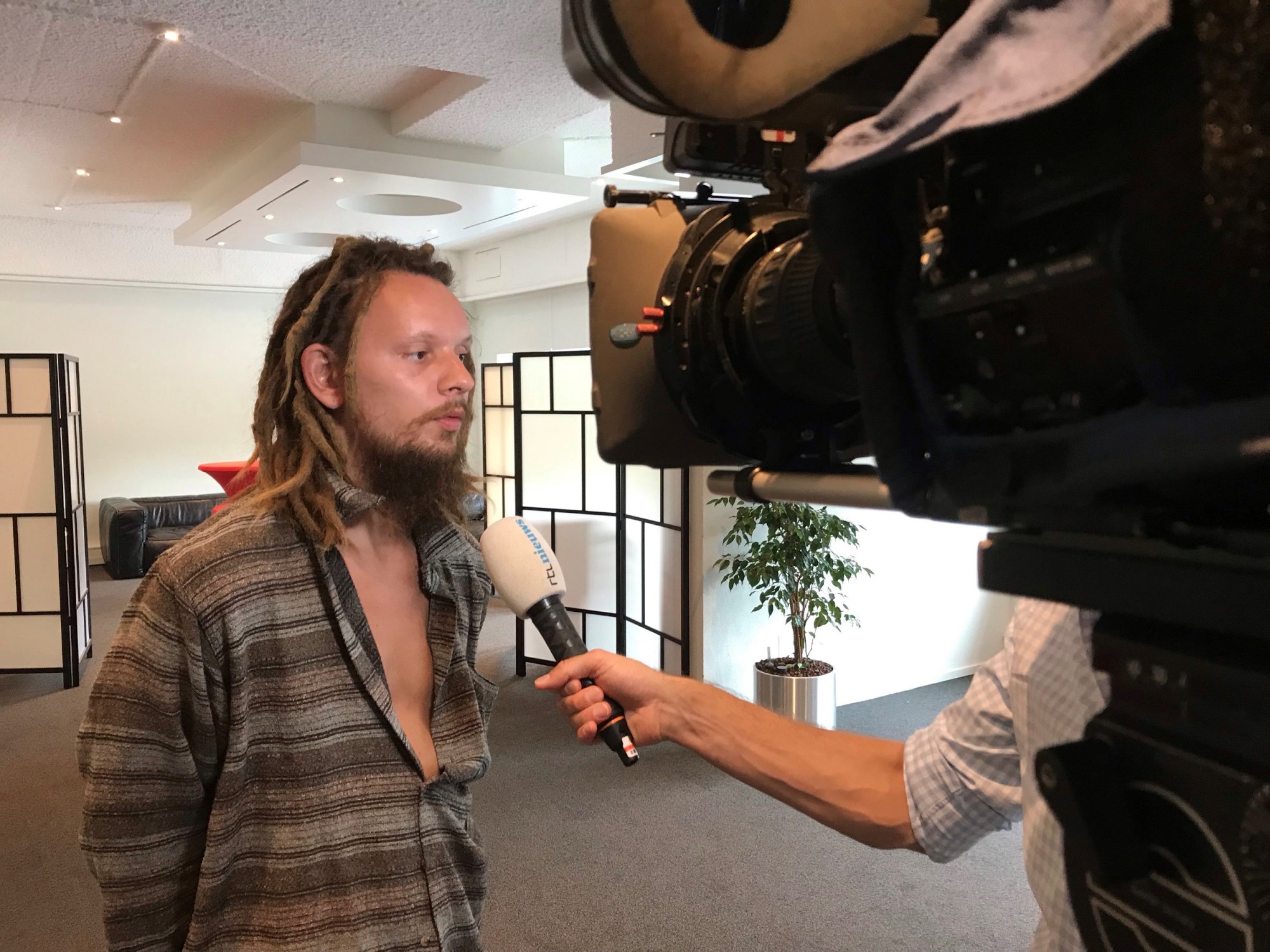 Politie neemt telefoons oprichter Dream or Donate in beslag