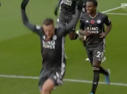 Vardy met geniale 'celebration' voor de neus van Crystal Palace-fans