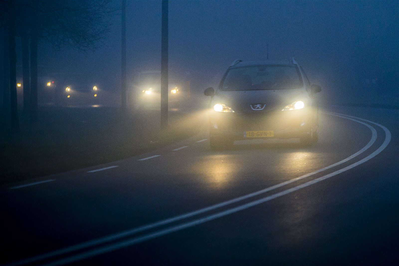 Zeer dichte mist: KNMI geeft code rood af voor noorden van het land