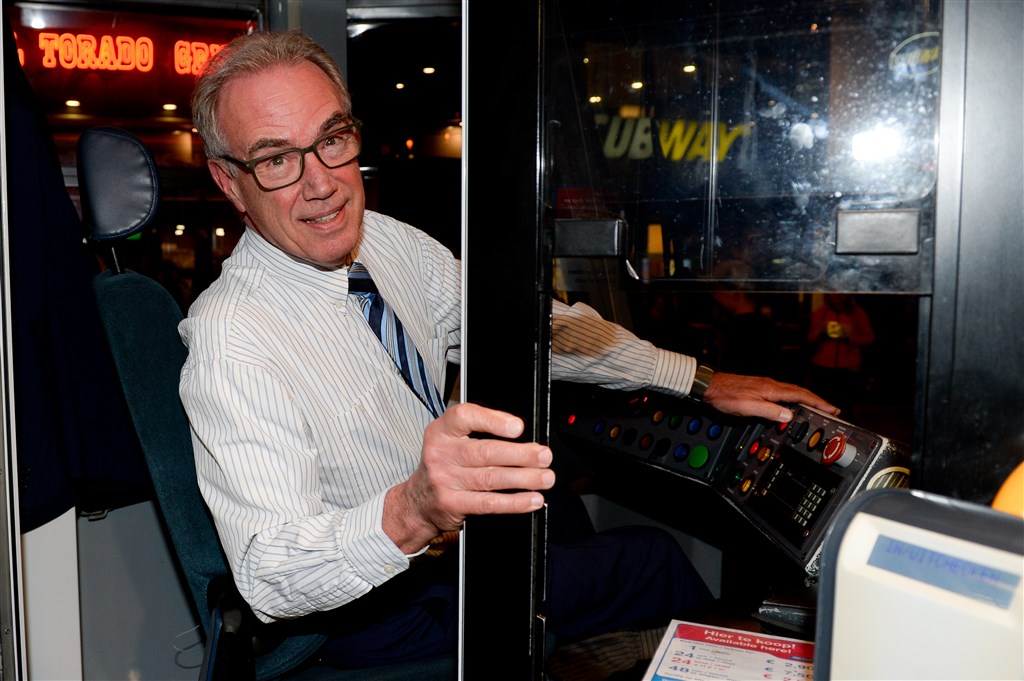 Oud-nieuwslezer Edvard Niessing mishandeld in tram