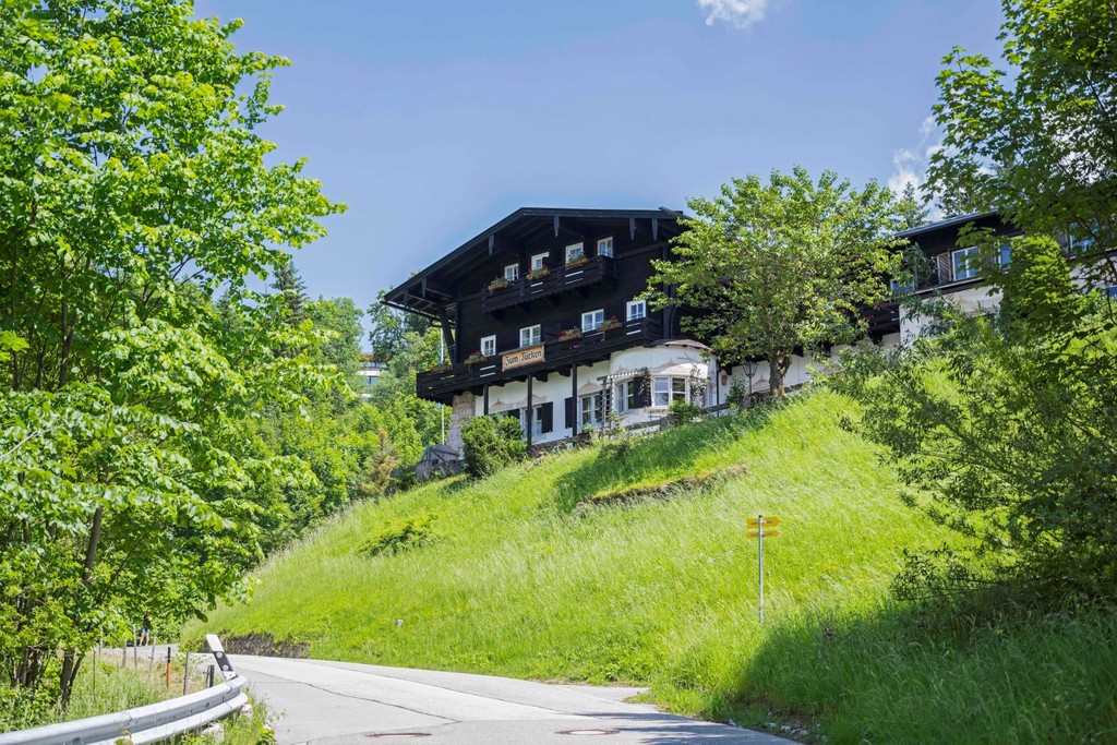 Hitler-hotel 'in droomlandschap' te koop voor 3,65 miljoen euro