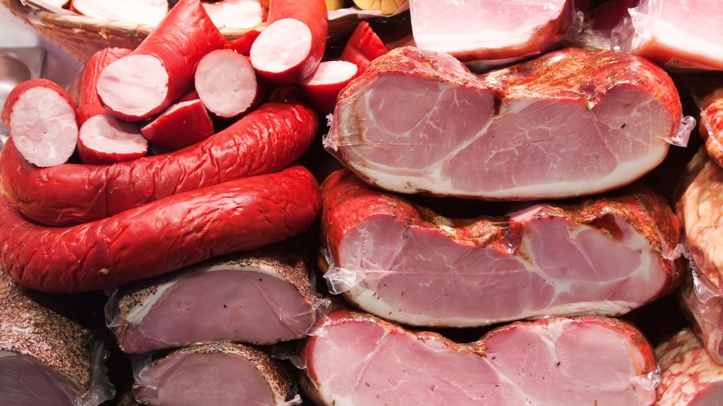 Vleesverwerkers gebruiken toch weer verboden sulfiet om vlees rood te ...