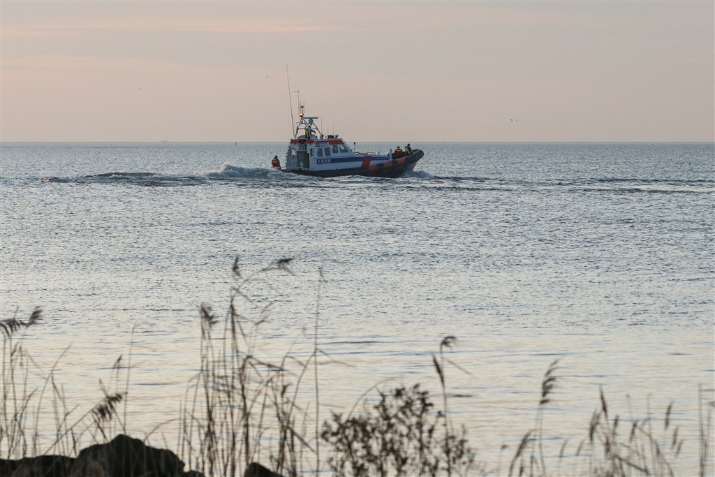 Gasfles ontploft op bootje op Ketelmeer: twee gewonden