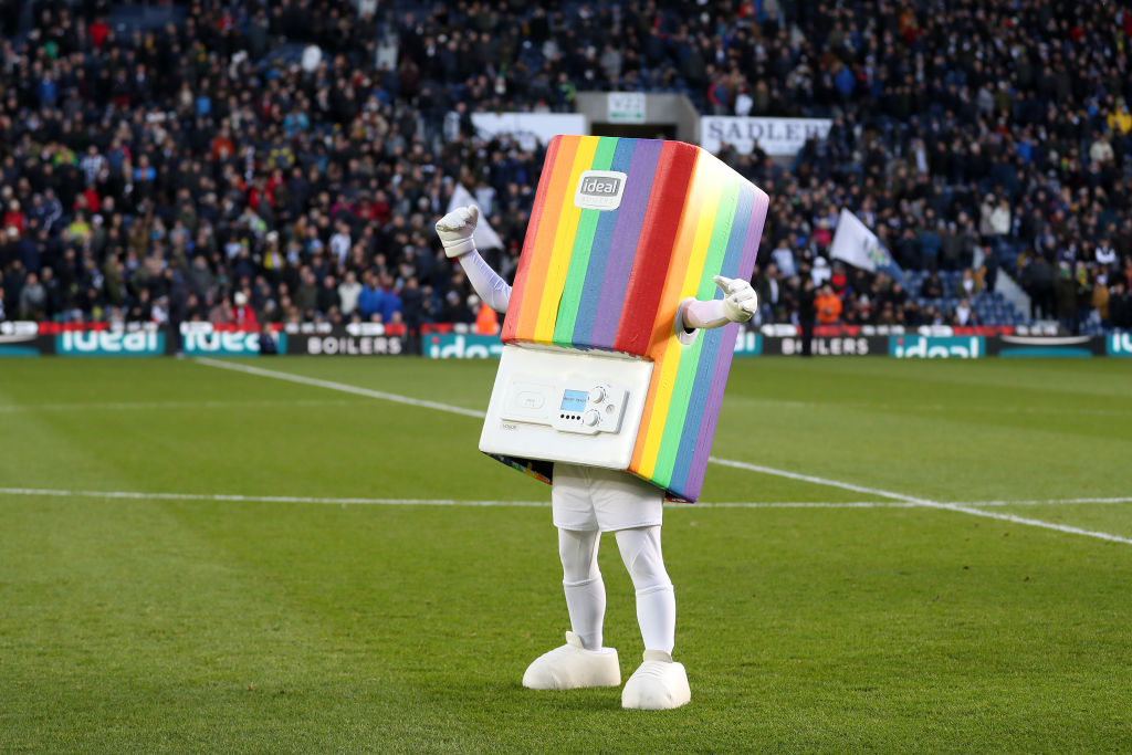 De meest opmerkelijke mascotte in Engeland: Boiler Man