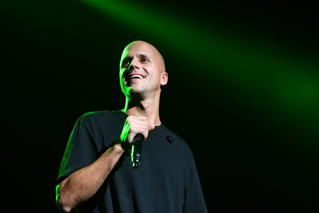 Ondanks succes Beste Zangers stelt Milow zijn nieuwe album uit