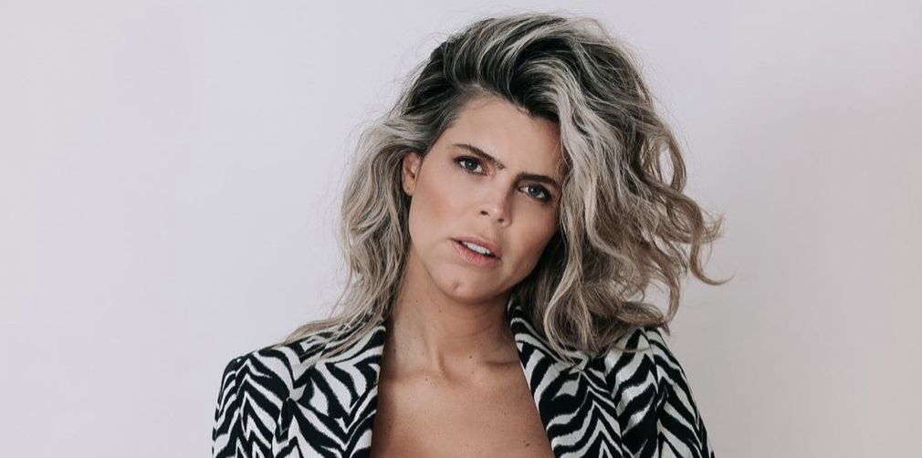 Kim Kötter haalt alles uit de kast om bevalling op te wekken