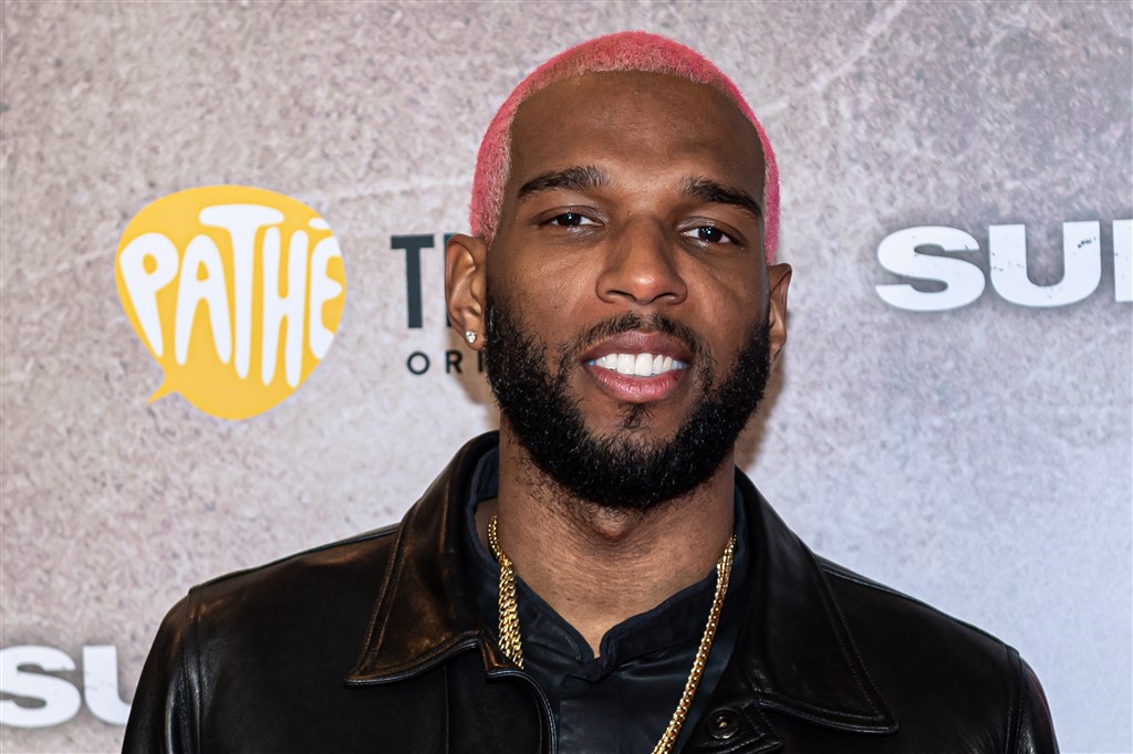Van Oranje-held naar bouwvakker: Ryan Babel misleidt vrouwen in nieuwe ...