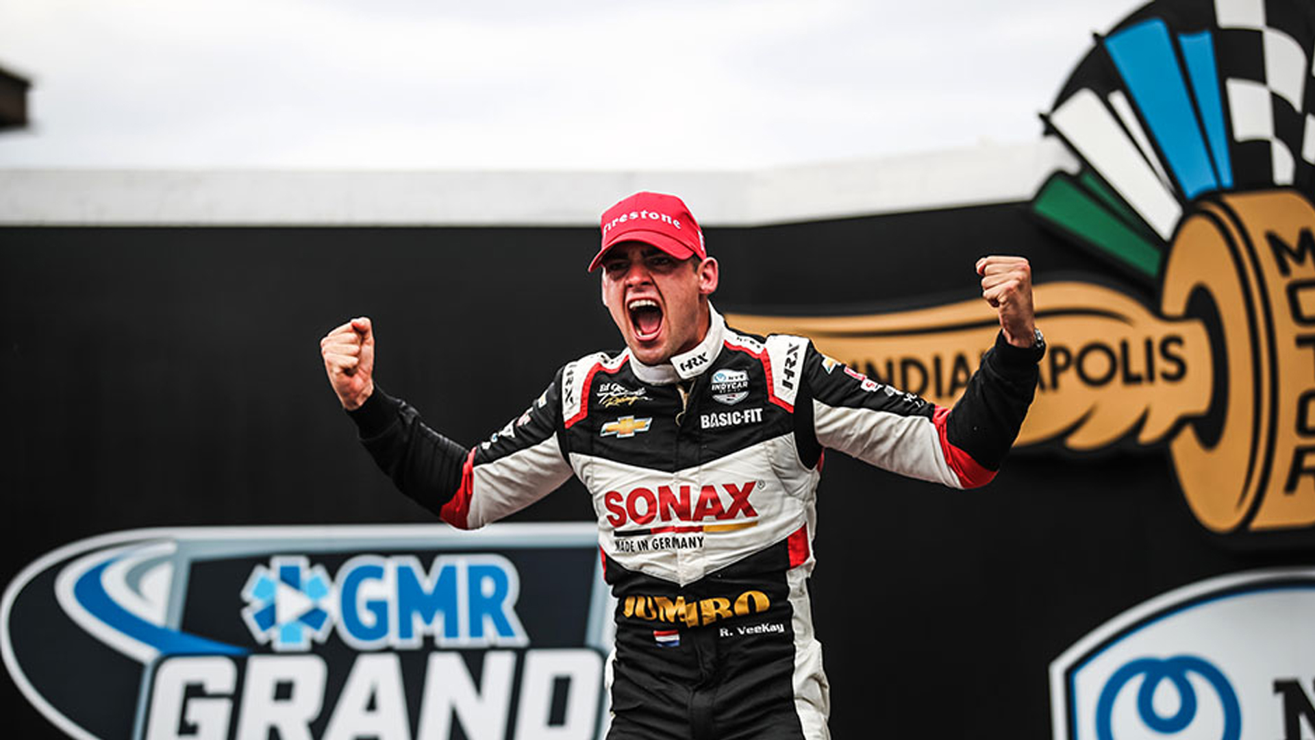 Van Kalmthout schrijft historie met eerste Indycar overwinning