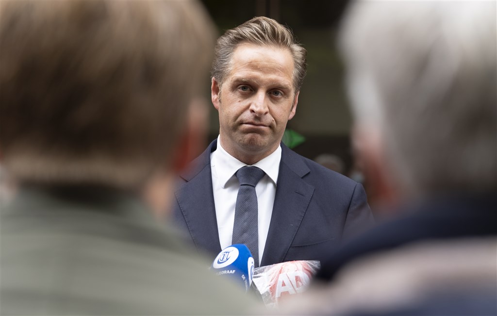 Minister De Jonge bedreigd via Instagram van zijn dochter: dader krijgt ...