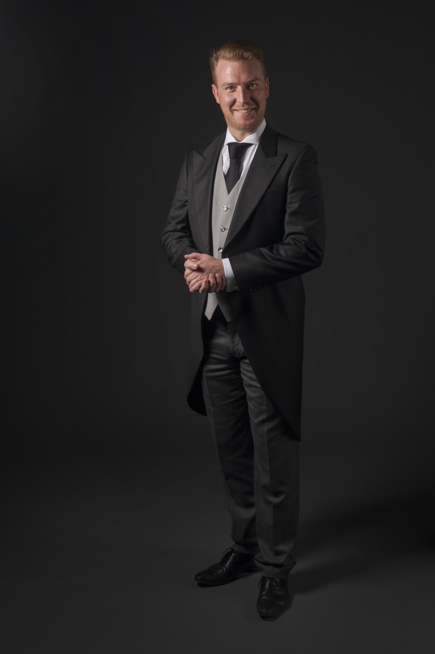 André (40) is butler: 'Het beeld uit oude Engelse films klopt'