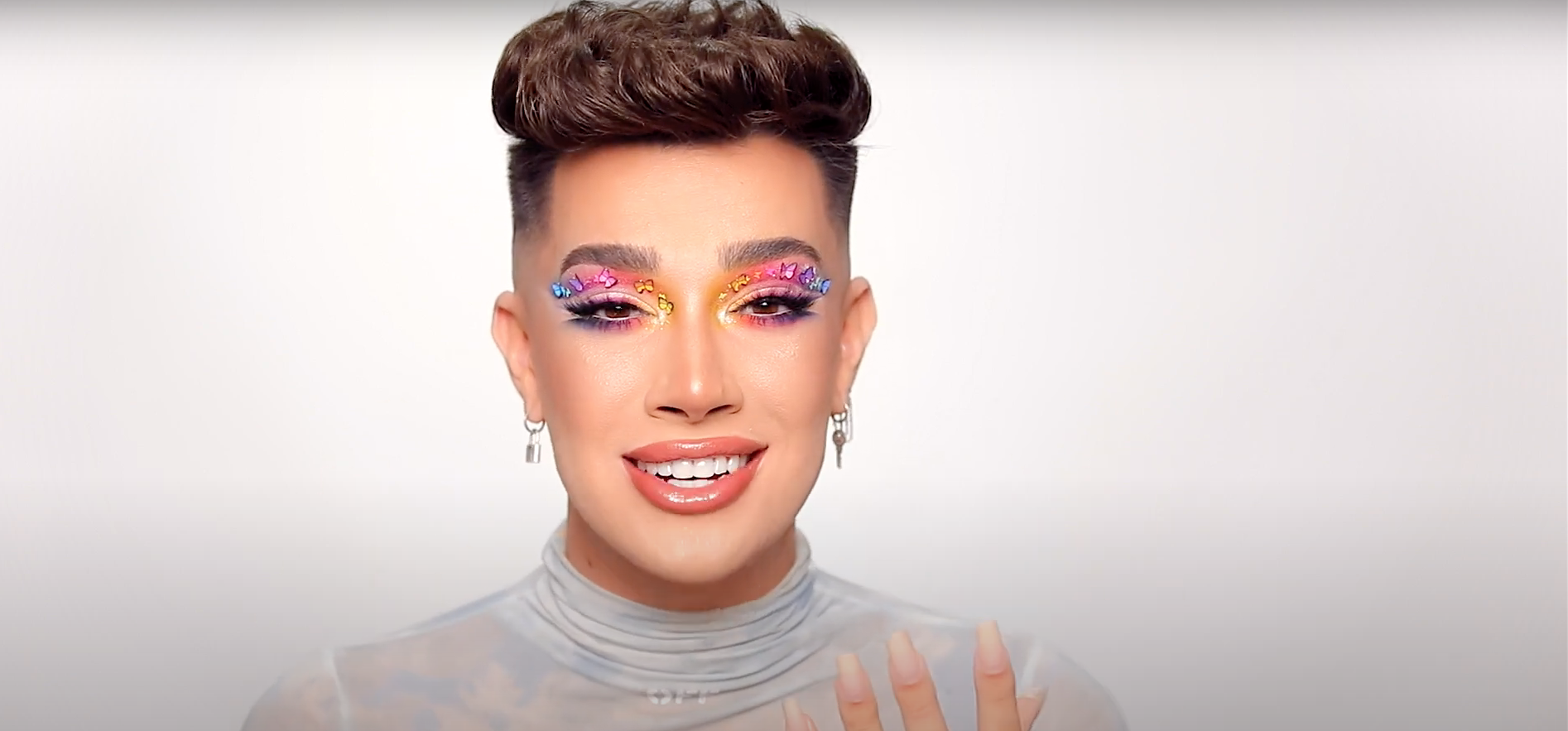 YouTuber James Charles onder vuur na comeback-video