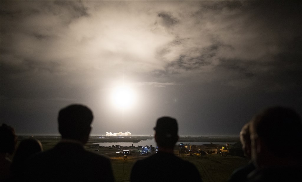 SpaceX-raket in baan om aarde, op weg naar ruimtestation ISS