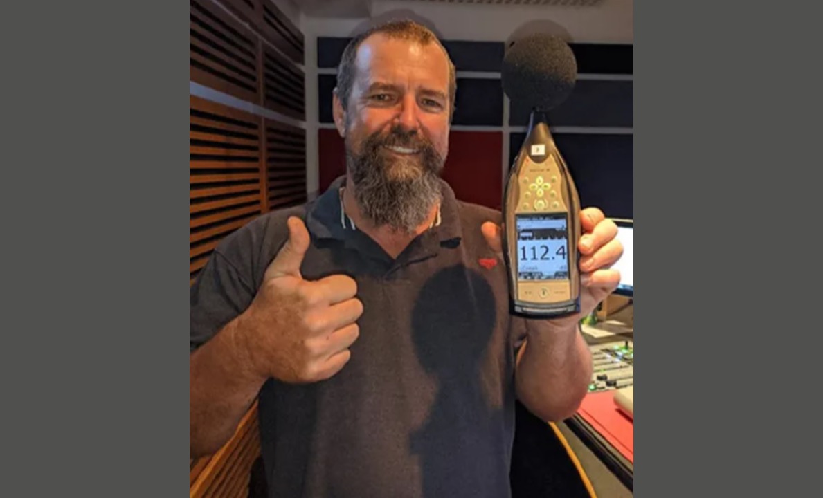 Australische man breekt wereldrecord voor hardste boer