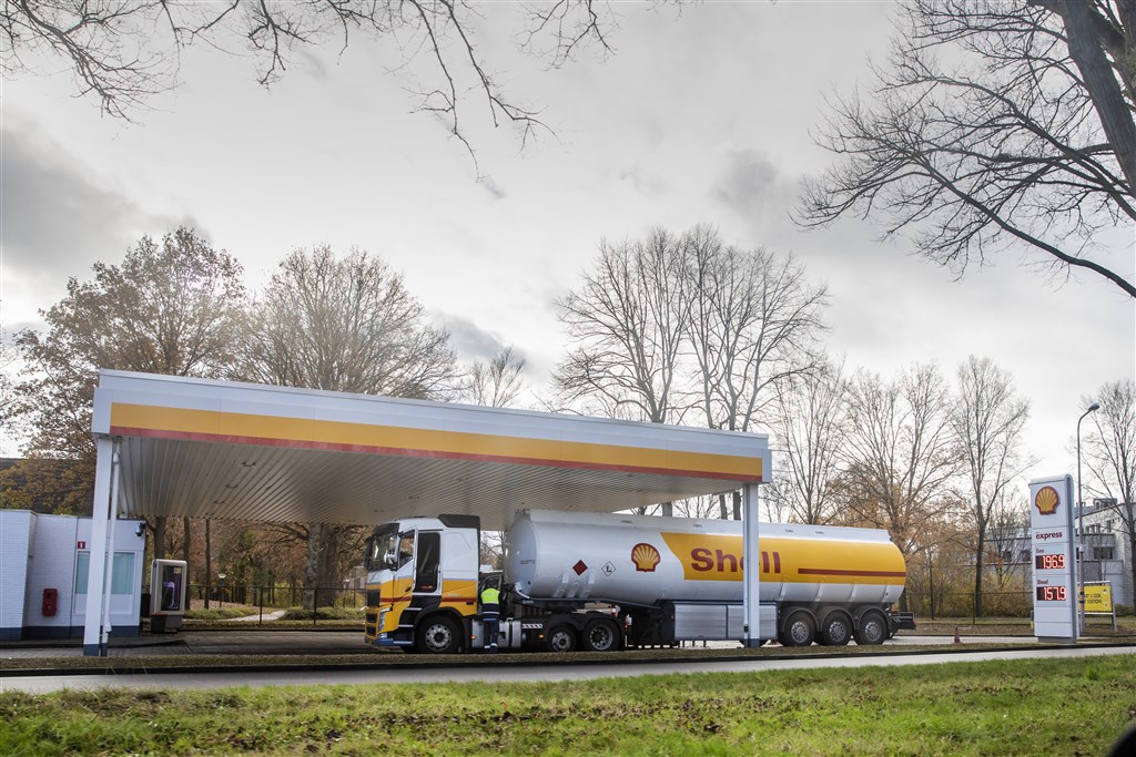 Doek gevallen voor 'Nederlands' Shell: beleggers stemmen voor verhuizing