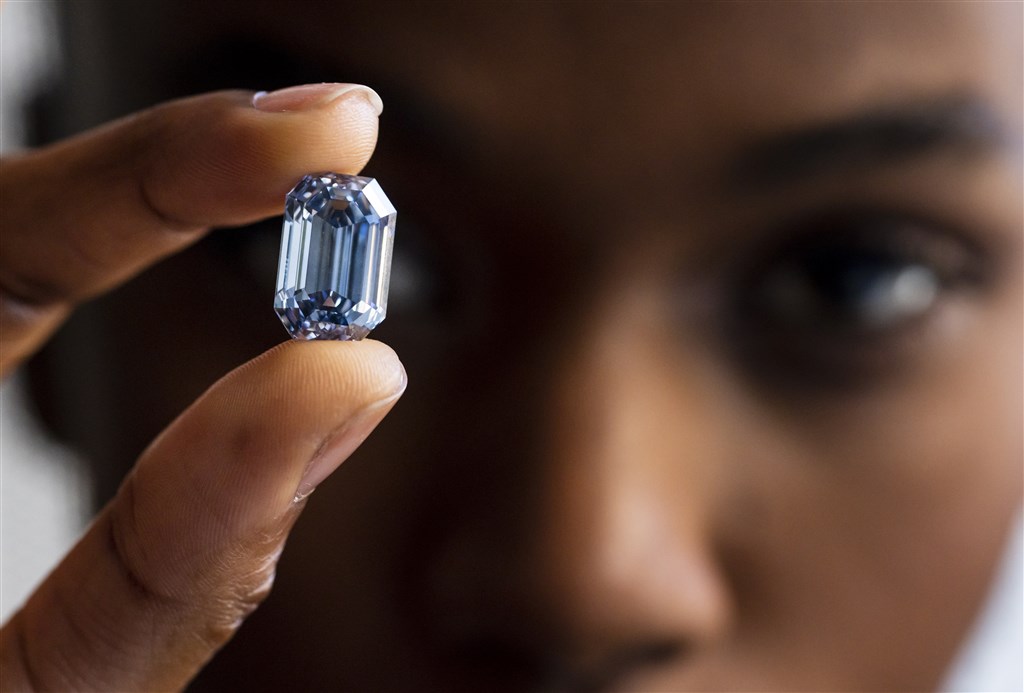 Grootste blauwe diamant aller tijden onder de hamer bij Sotheby's