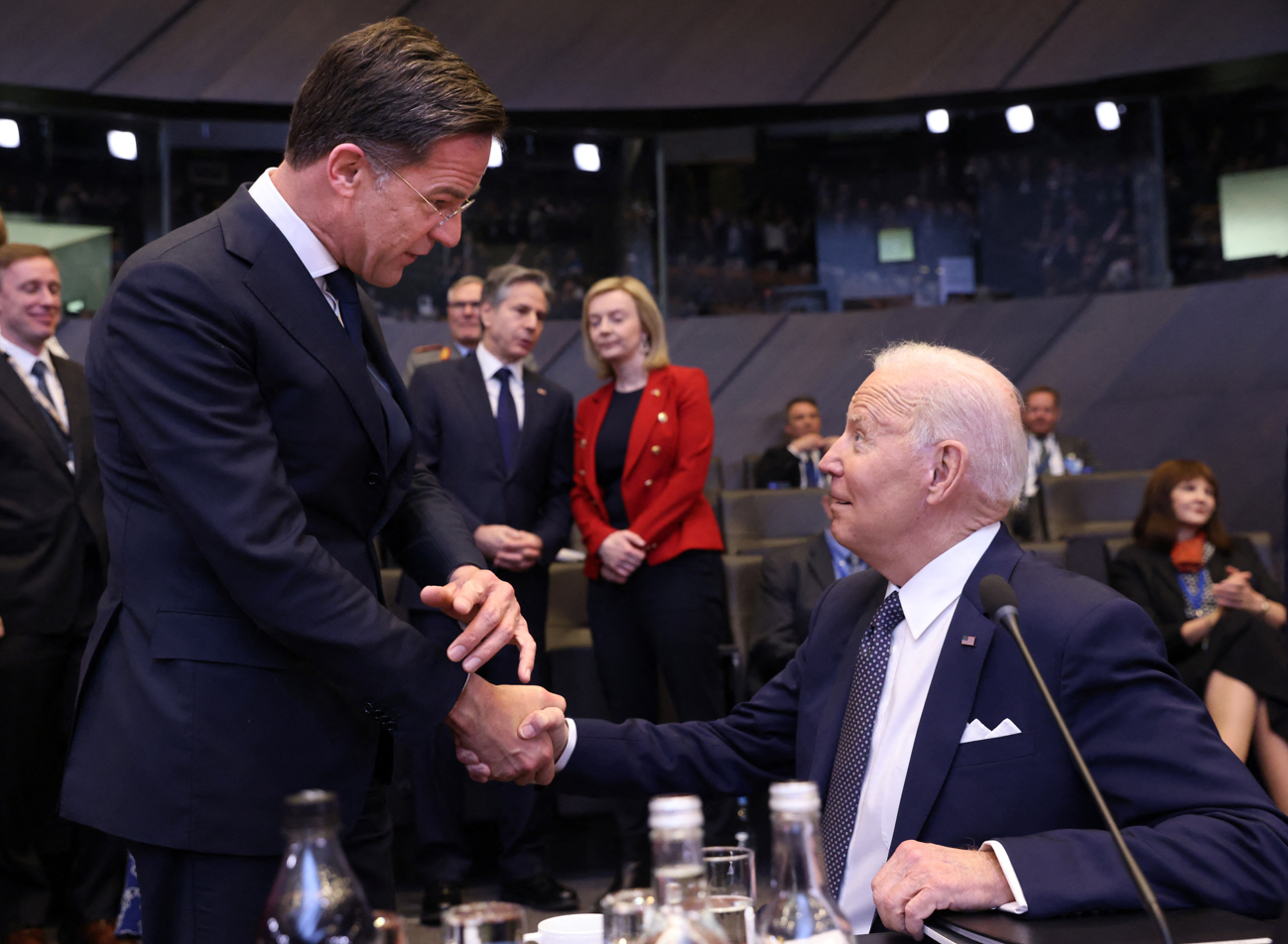 Handen schudden onmisbaar voor wereldleiders: 'Symbool voor vriendschap'