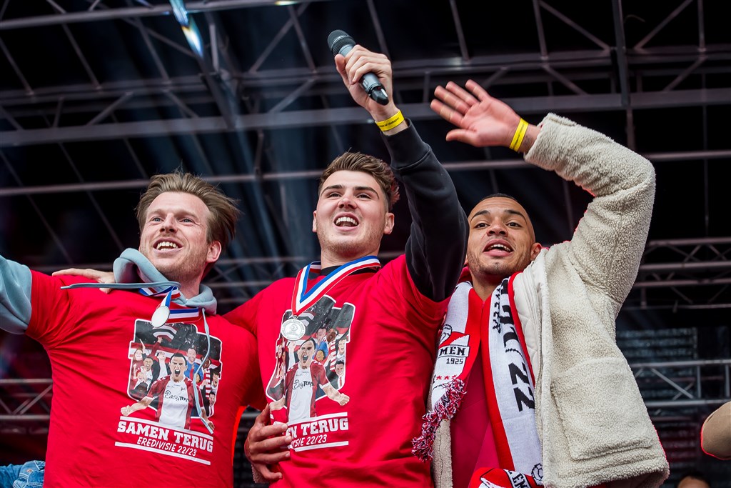 NAC gooit spits uit selectie die promotiefeest viert met FC Emmen