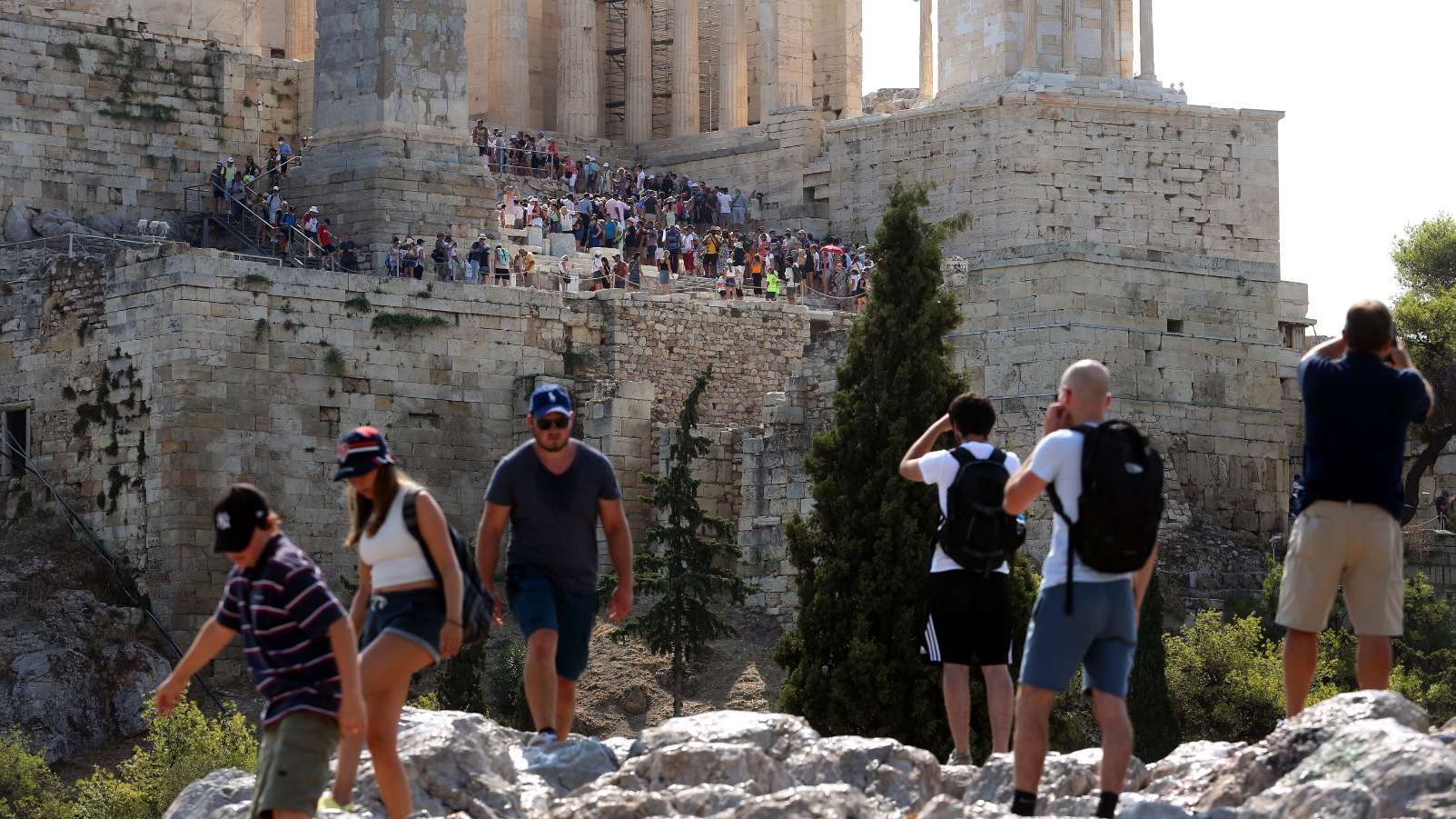 Griekenland na 12 jaar van verscherpt toezicht af, maar economie nog ...