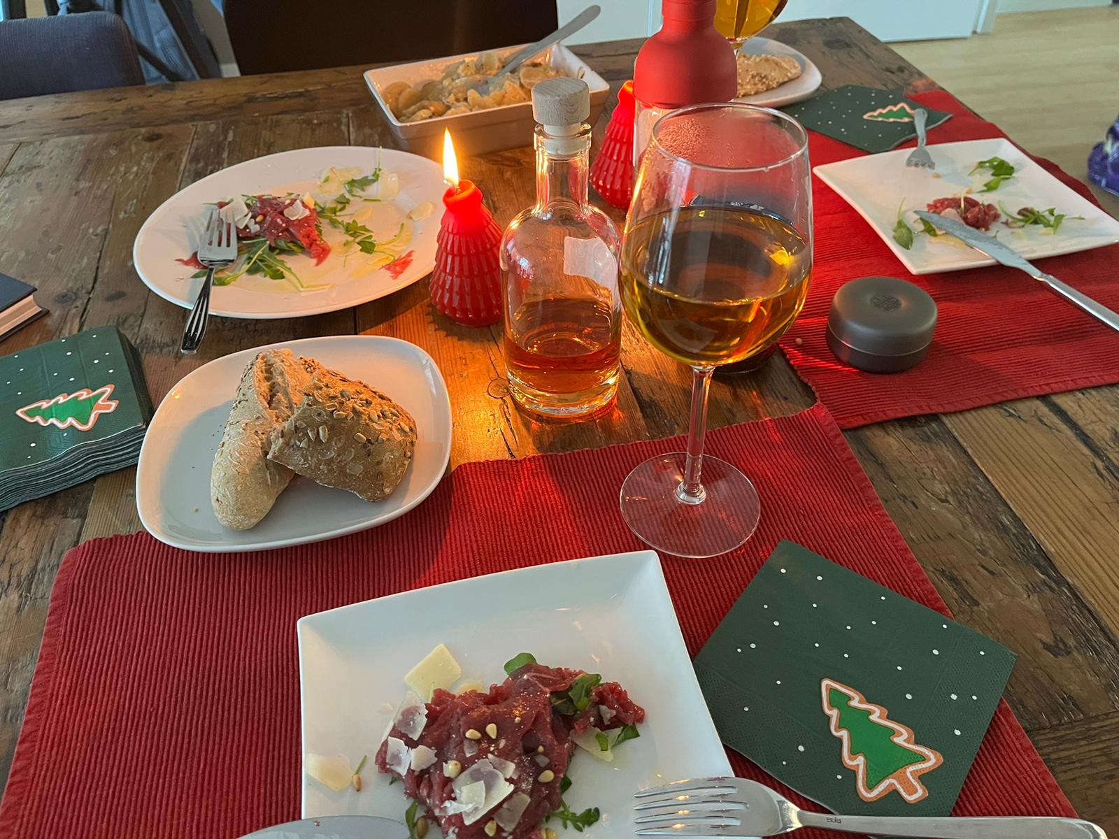 Thee in plaats van wijn bij kerstdiner: 'Je kunt het ook met bruiswater ...