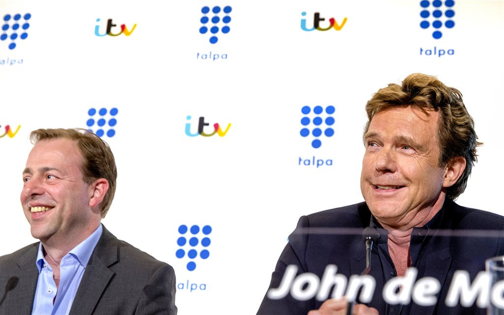 John de Mol hult zijn tv-imperium Talpa in nevelen