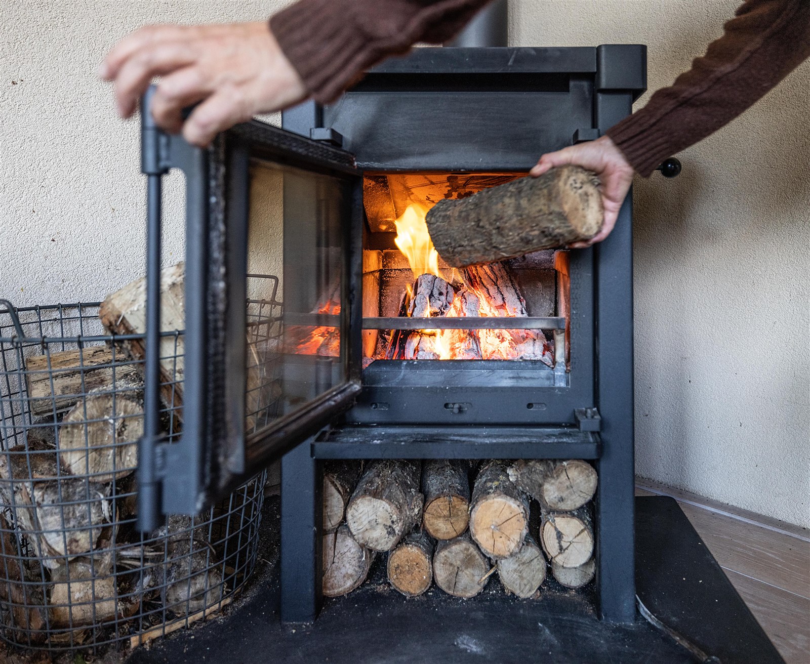 Advies om geen hout te stoken geldt nu voor acht provincies