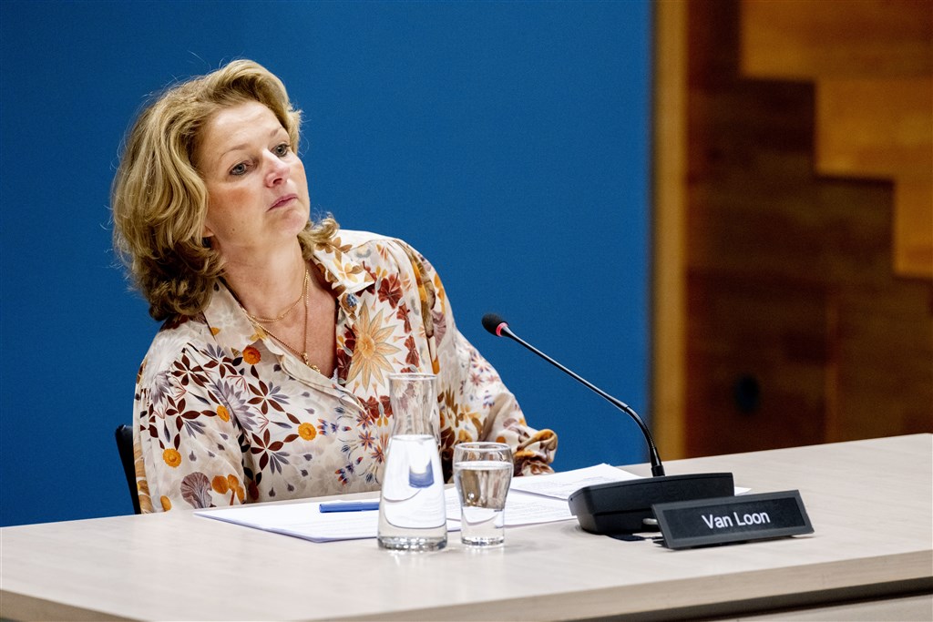 Topvrouw Marjan van Loon van Shell Nederland stopt ermee | RTL.nl