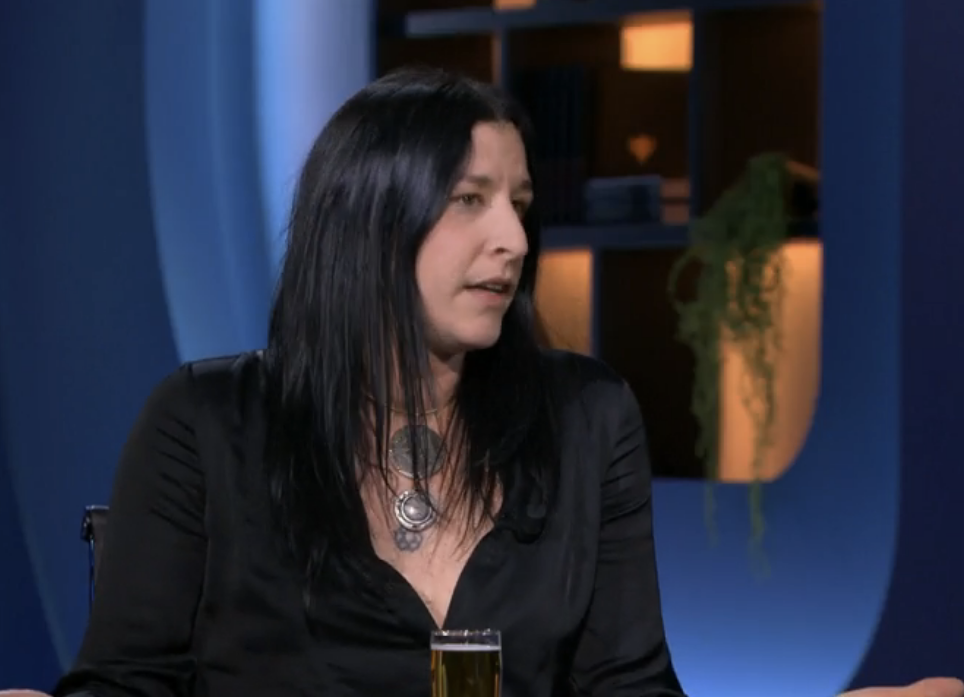 'Zwangere' Raven van Dorst luidt Halloween-weekend in