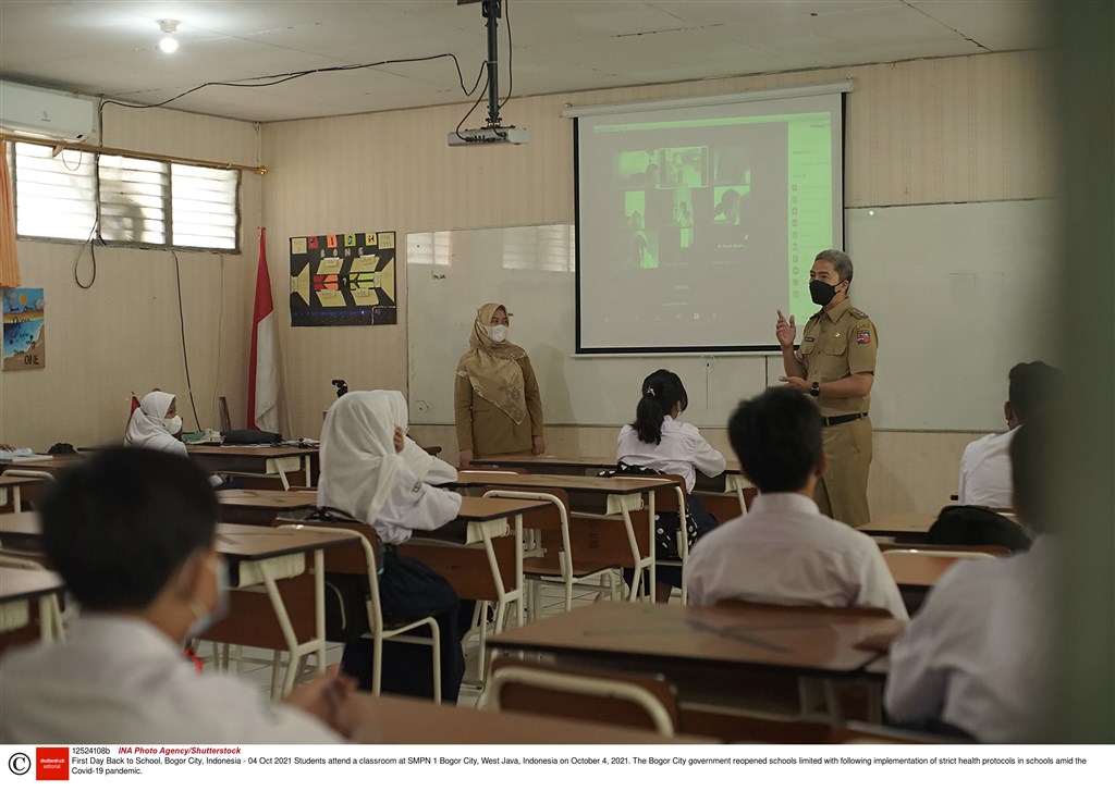 Indonesische provincie laat pubers om half zes naar school komen