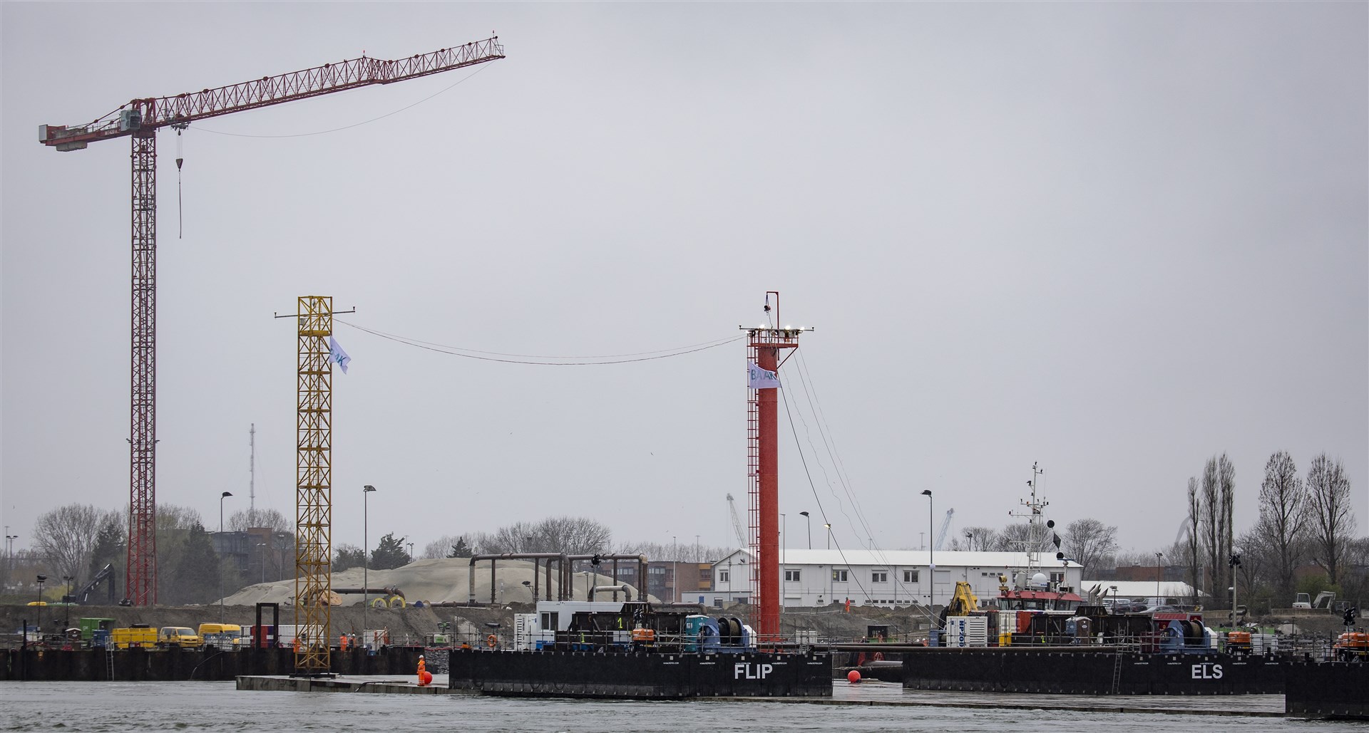 Nieuwe Waterweg opnieuw open voor scheepvaart na lekkage