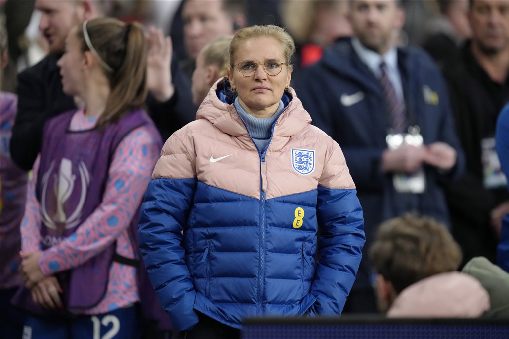 Sarina Wiegman wint belangrijke prijs met Engels voetbalteam