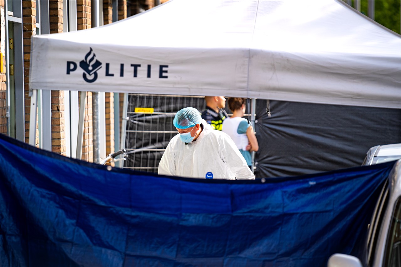 OM eist 16 jaar cel voor stanleymesmoord op vriendin in Rotterdam